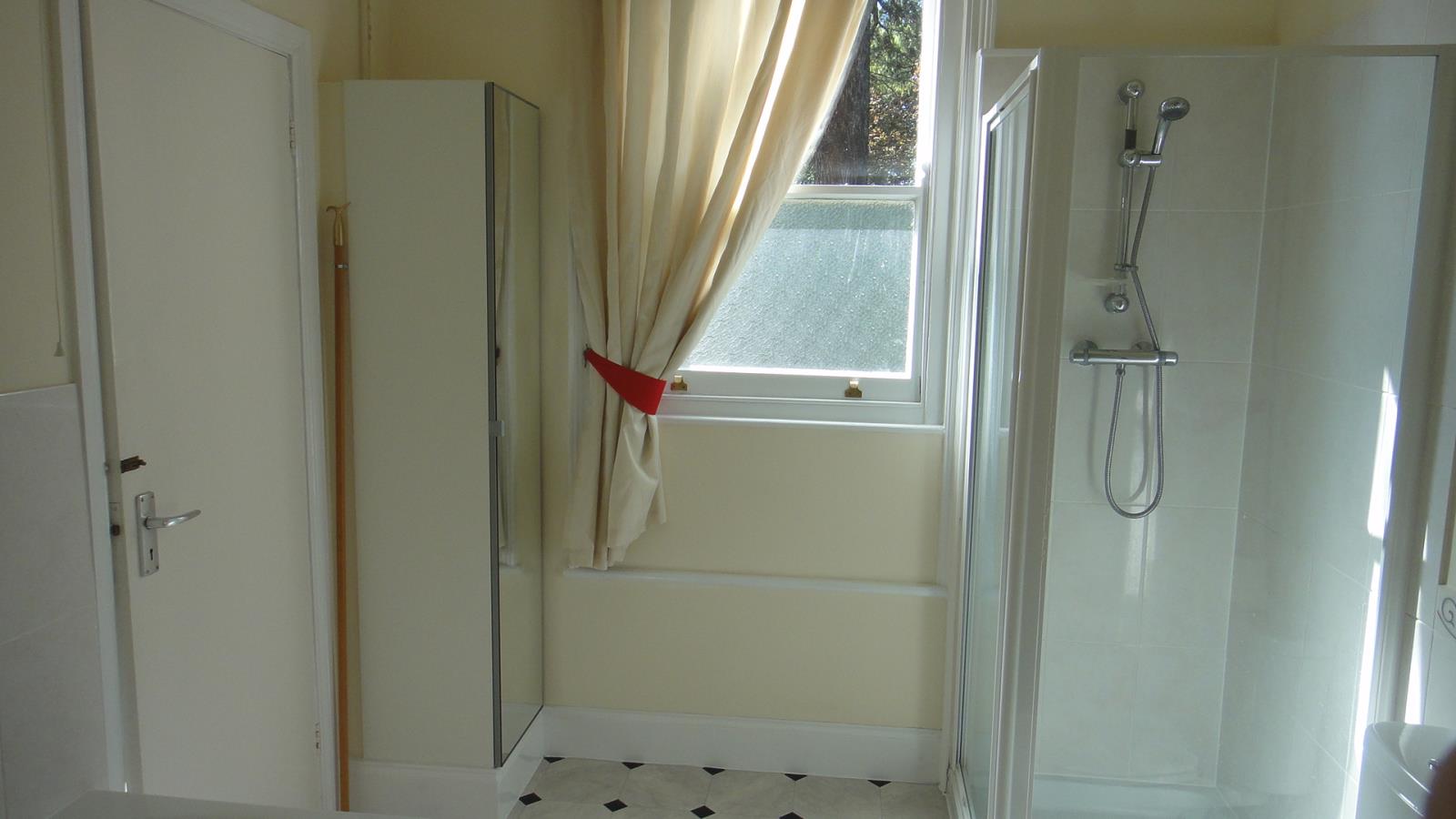1 Bedroom Apartment Let in Gloucester, GL1