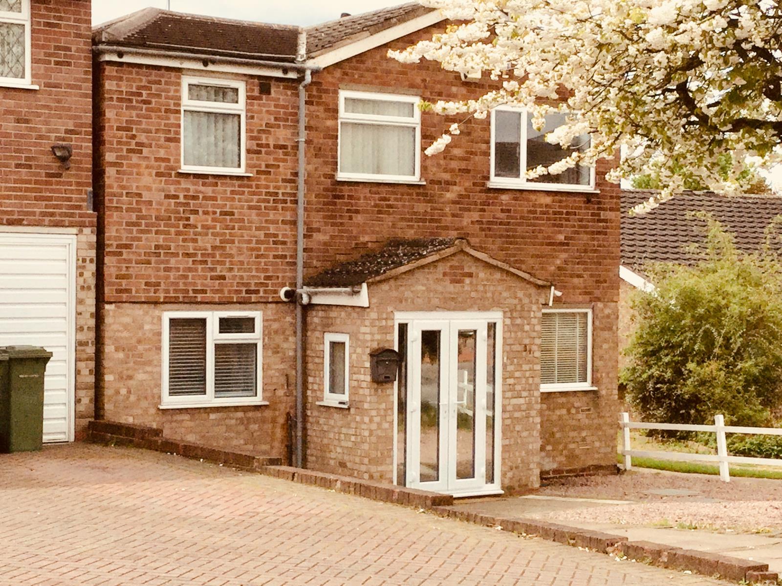 4 Bedroom Detached House Sold in Leicester, LE3