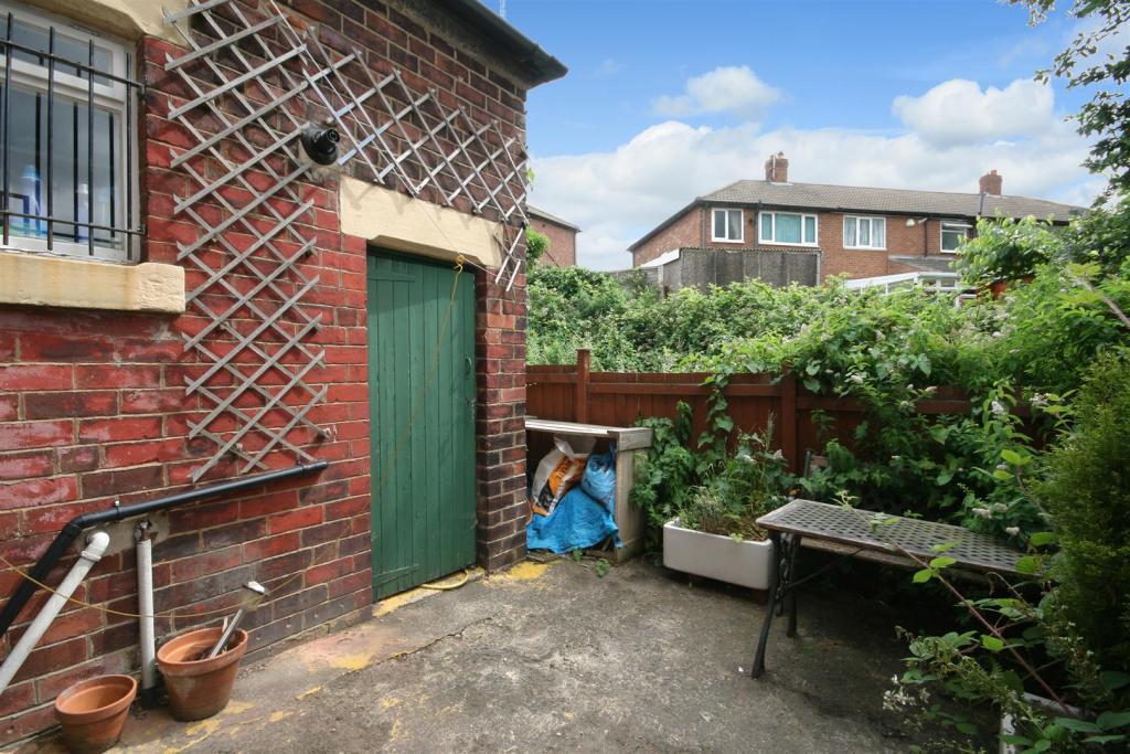 3 Bedroom Terraced House Let in Leeds, LS5