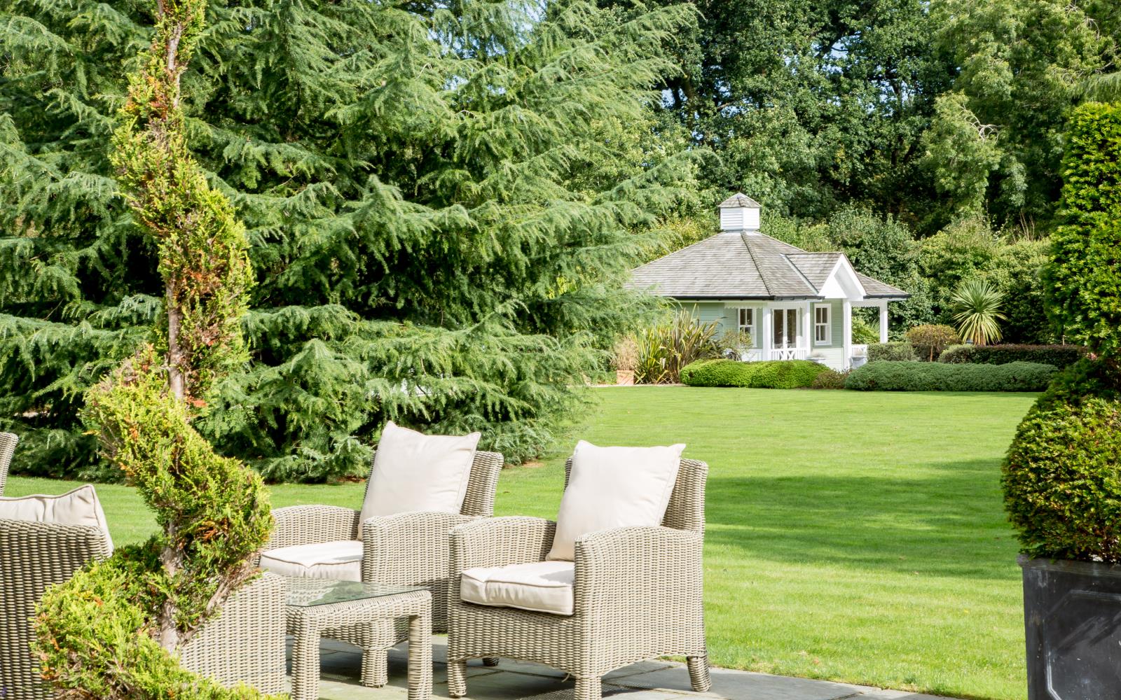 6 Bedroom Detached Villa Sold in Kenley, CR8