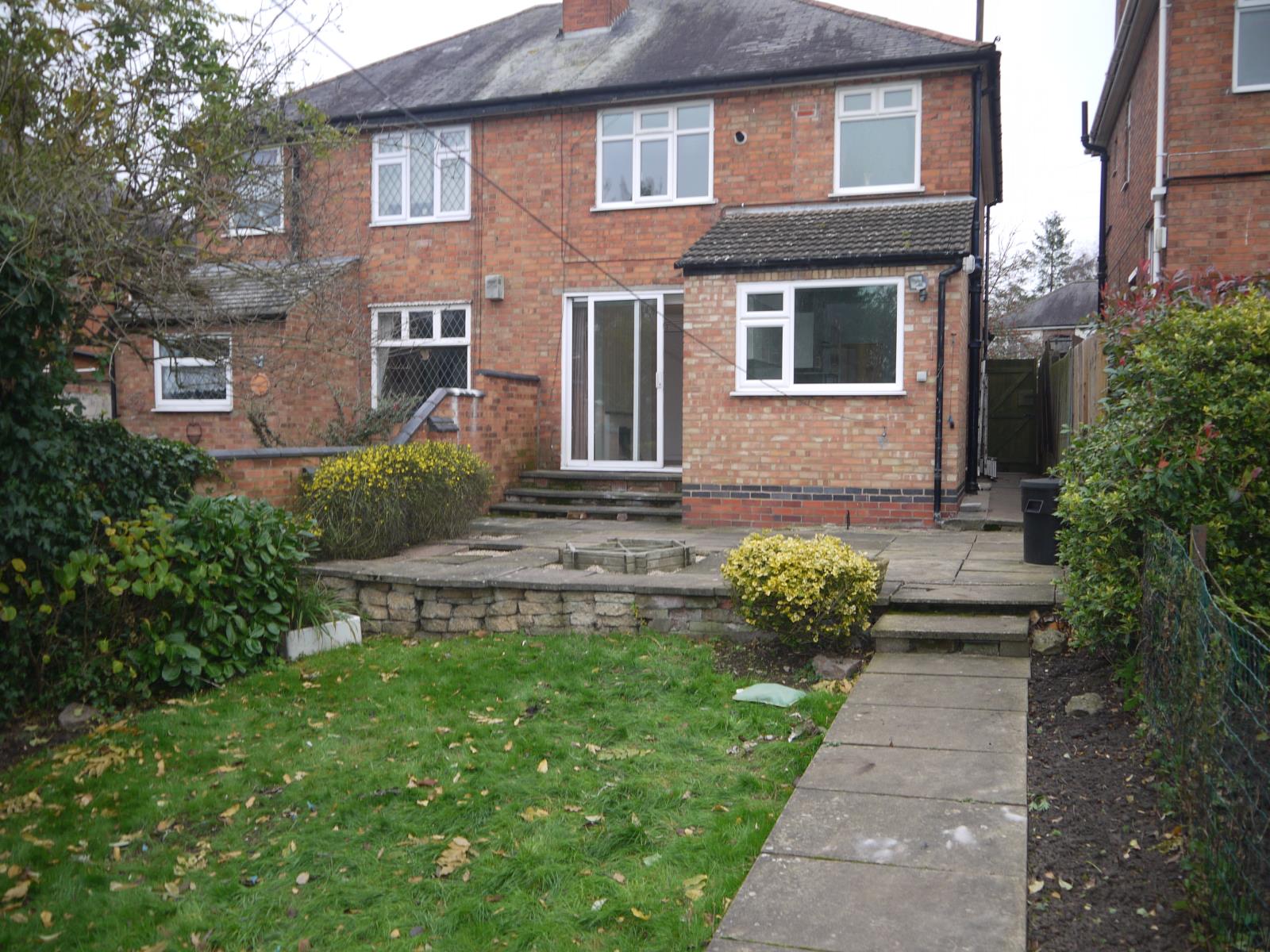 3 Bedroom Semi Detached House Let In Wigston Le18
