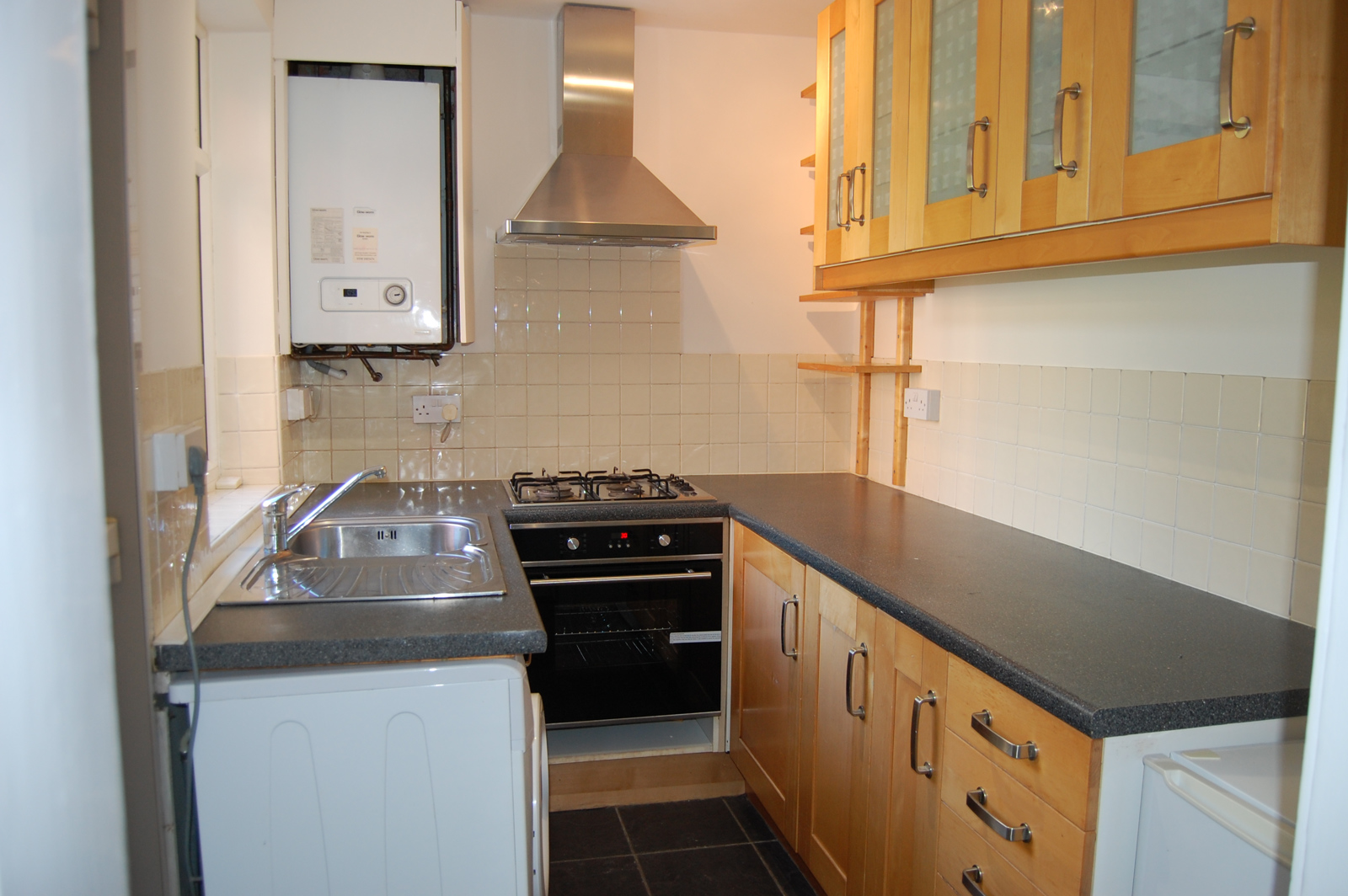 3 Bedroom Terraced House Let in Sheffield, S8