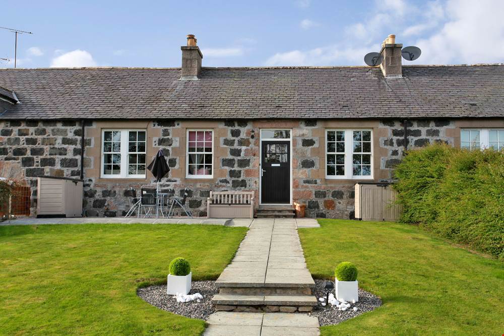 3 Bedroom Stone House Sold in Inverurie, AB51
