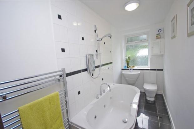 3 Bedroom Semi-Detached House Sold in Sowerby Bridge, HX6