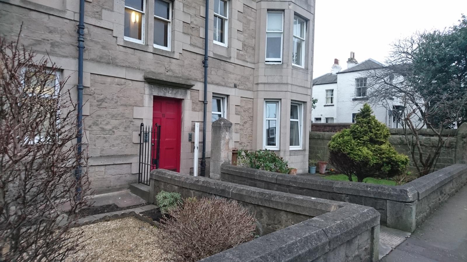 2 Bedroom Ground Floor Flat Let in Edinburgh, EH5