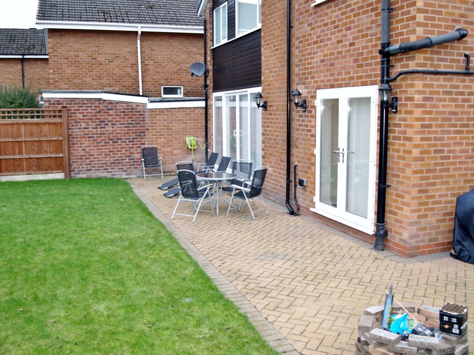 5 Bedroom Link-Detached House Sold in Altrincham, WA15