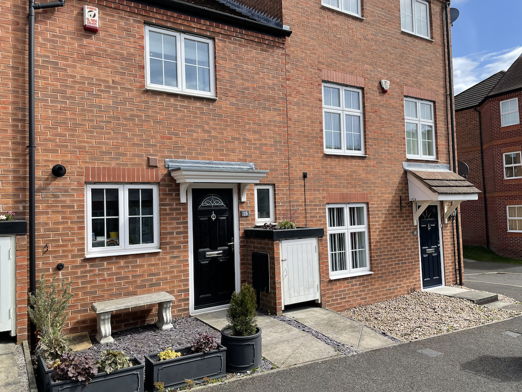 2 Bedroom Town House Sold in Nottingham, NG5