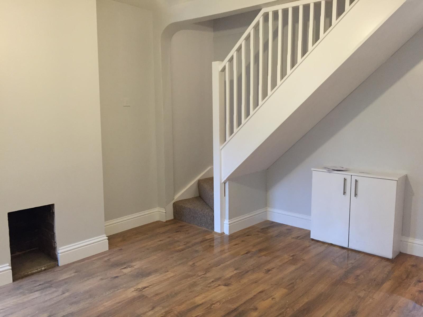 3 Bedroom Terraced House Let in Reading, RG30