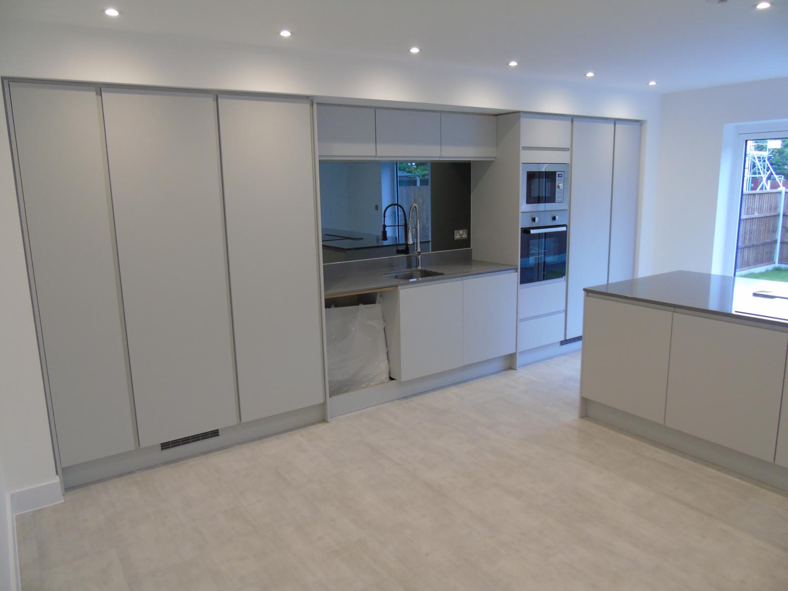 4 Bedroom Semi-Detached House Sold in Romford, RM7