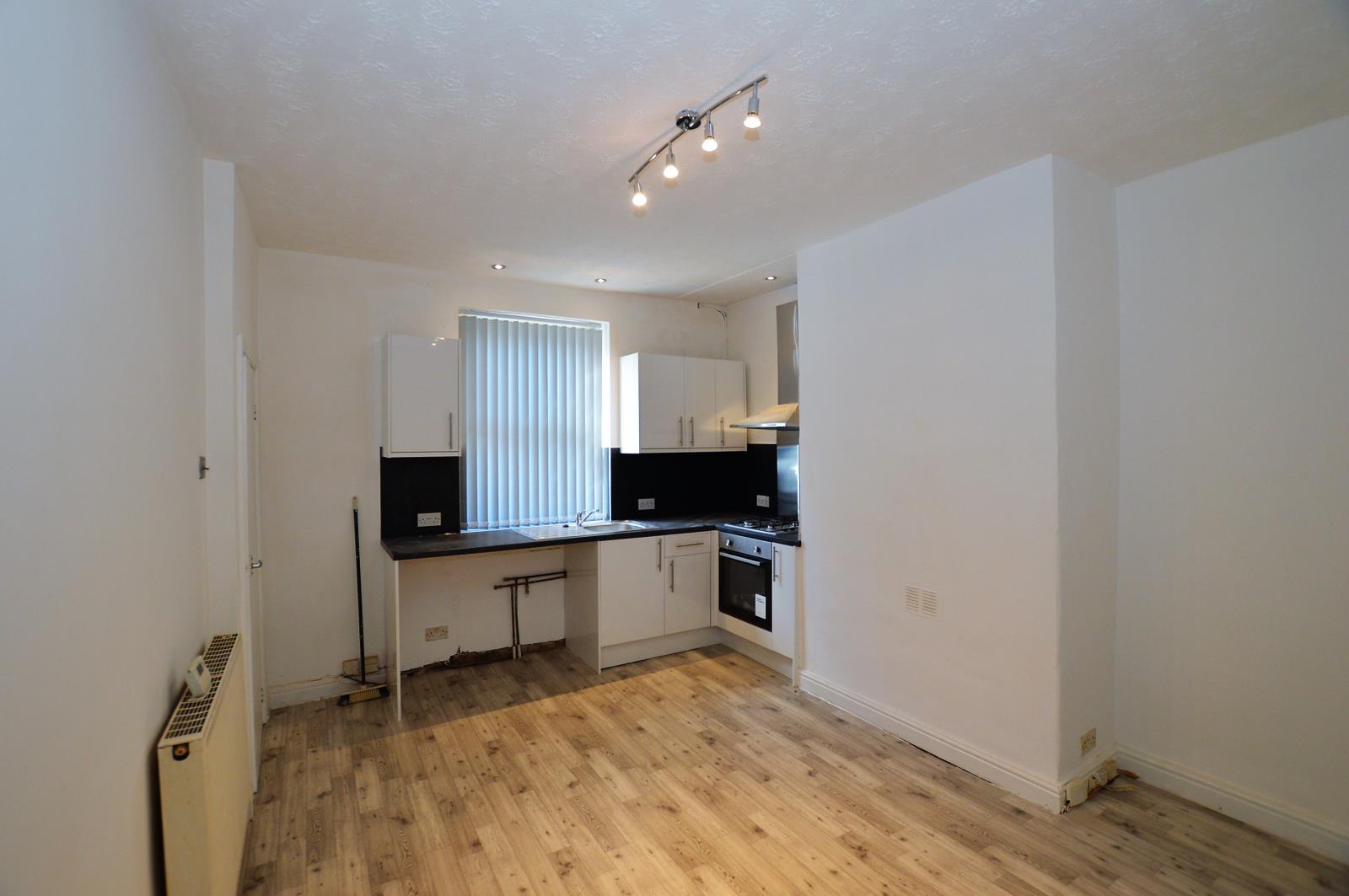 1 Bedroom Terraced House Let in Leeds, LS27