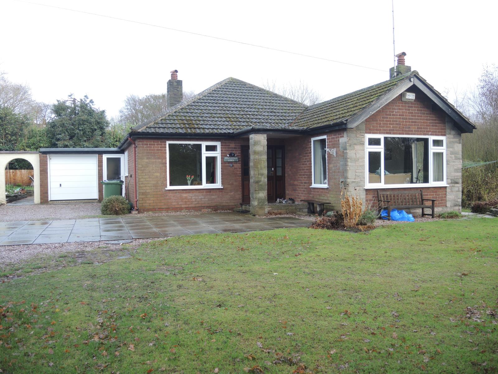 3 Bedroom Detached Bungalow Sold in Chester, CH3