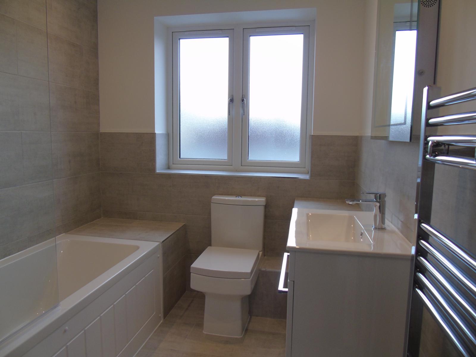 4 Bedroom Semi-Detached House Sold in Romford, RM7