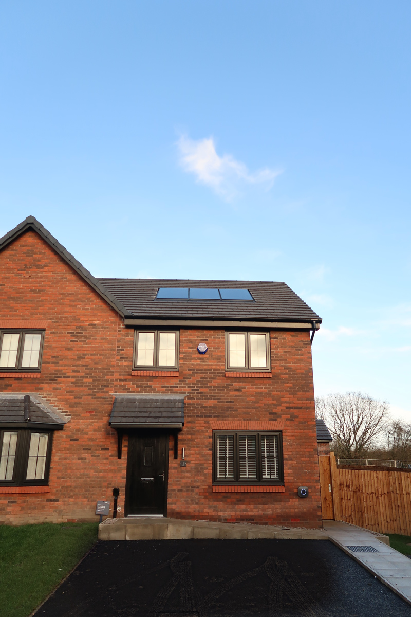 3 Bedroom Semi-Detached House To Let in Manchester, M28