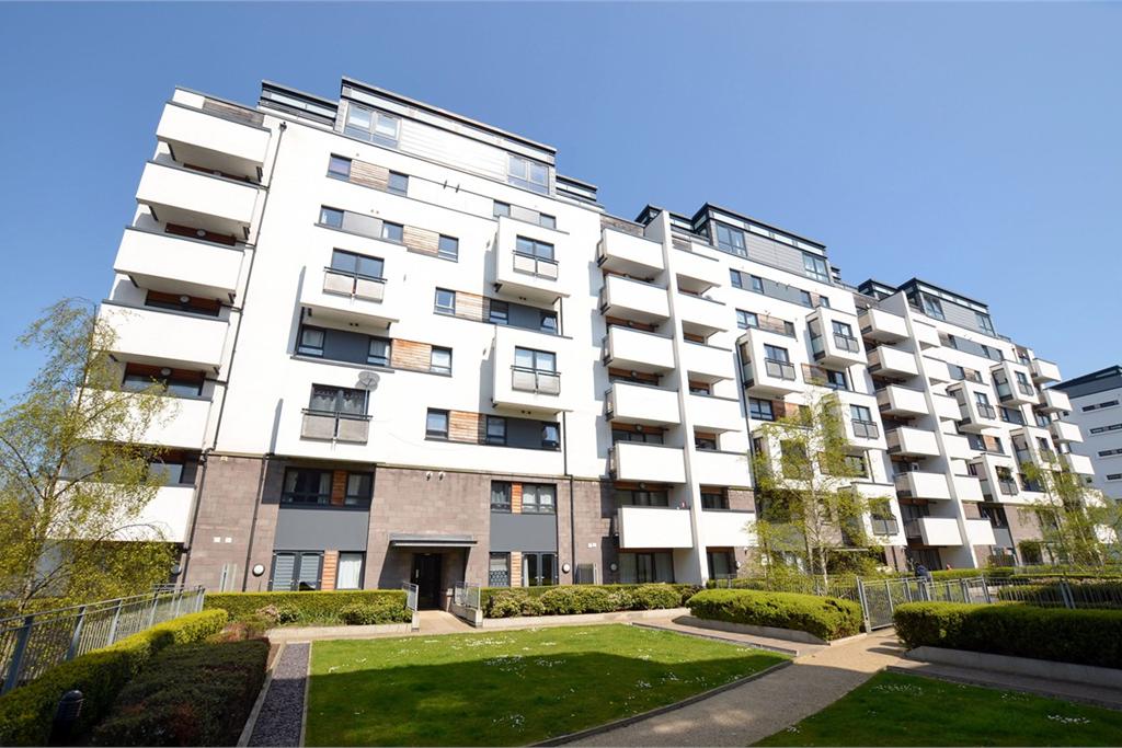 3 Bedroom Flat Sold in Edinburgh, EH5