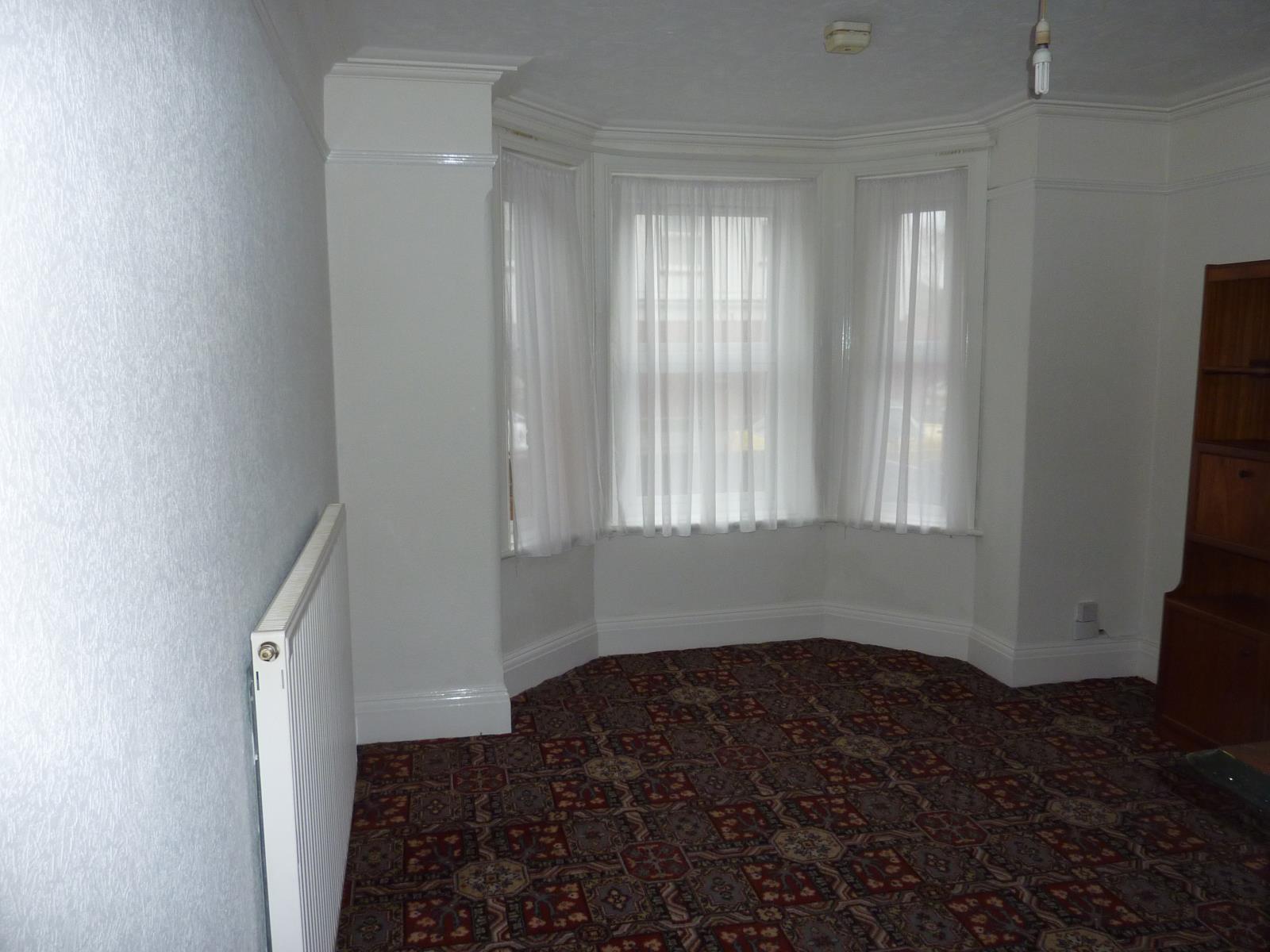 2 Bedroom Ground Floor Flat Let In Bournemouth Bh5