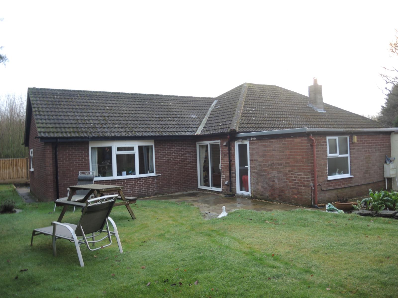 3 Bedroom Detached Bungalow Sold in Chester, CH3