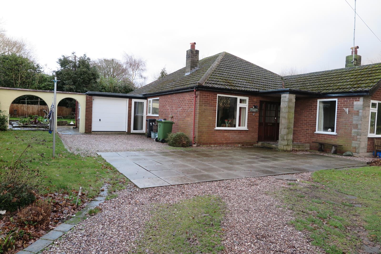 3 Bedroom Detached Bungalow Sold in Chester, CH3