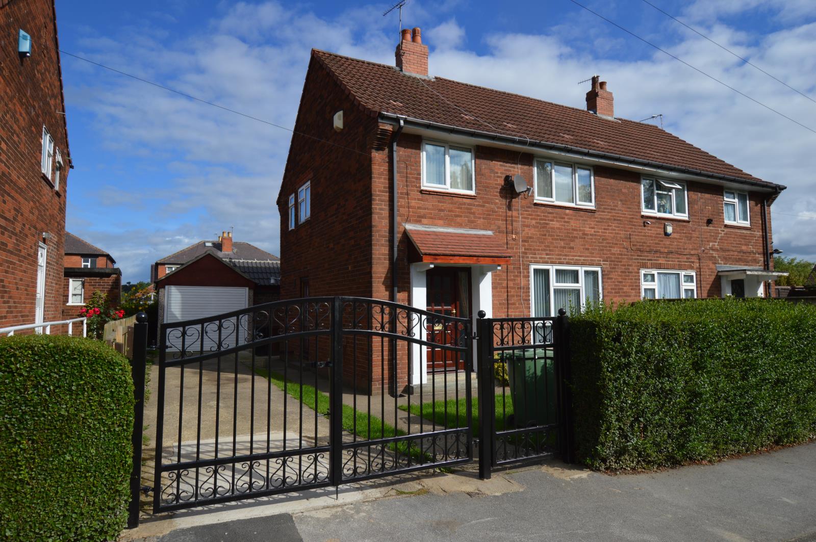 3 Bedroom Semi Detached House Let In Leeds Ls12