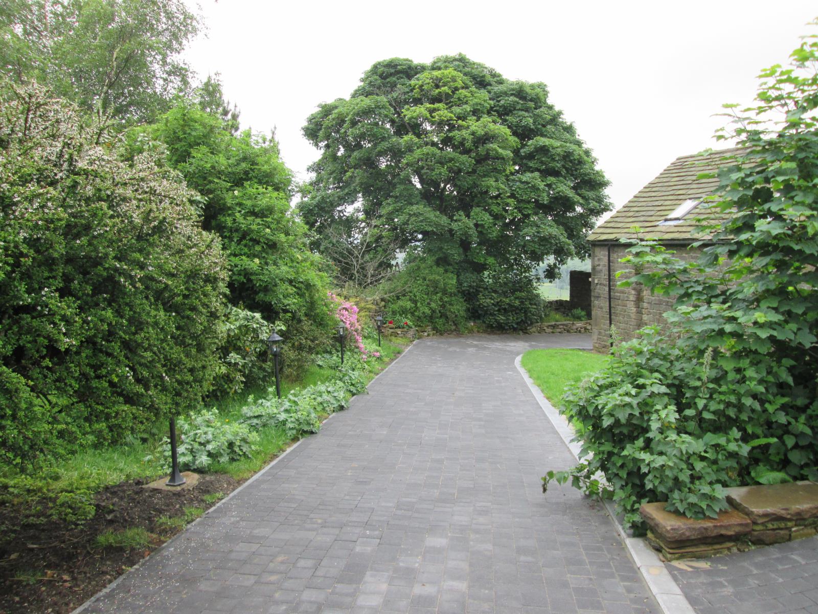 2 Bedroom Farm House Let in Sheffield, S36