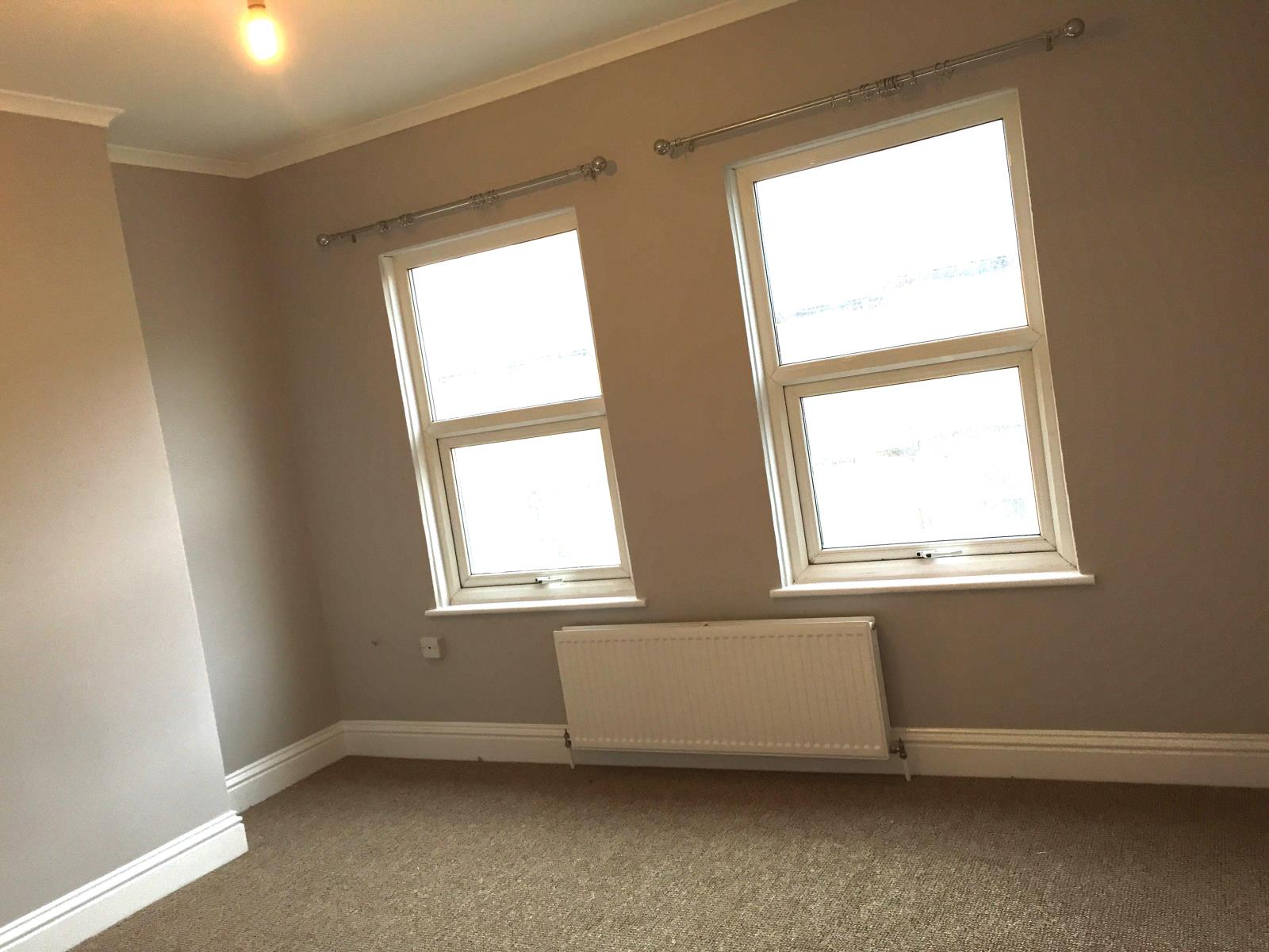 3 Bedroom Terraced House Let in Reading, RG30