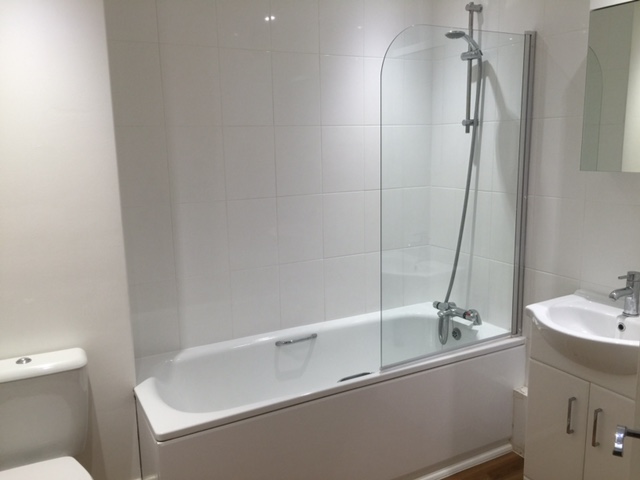 3 Bedroom House Share/Rent A Room Let in Erith, DA18