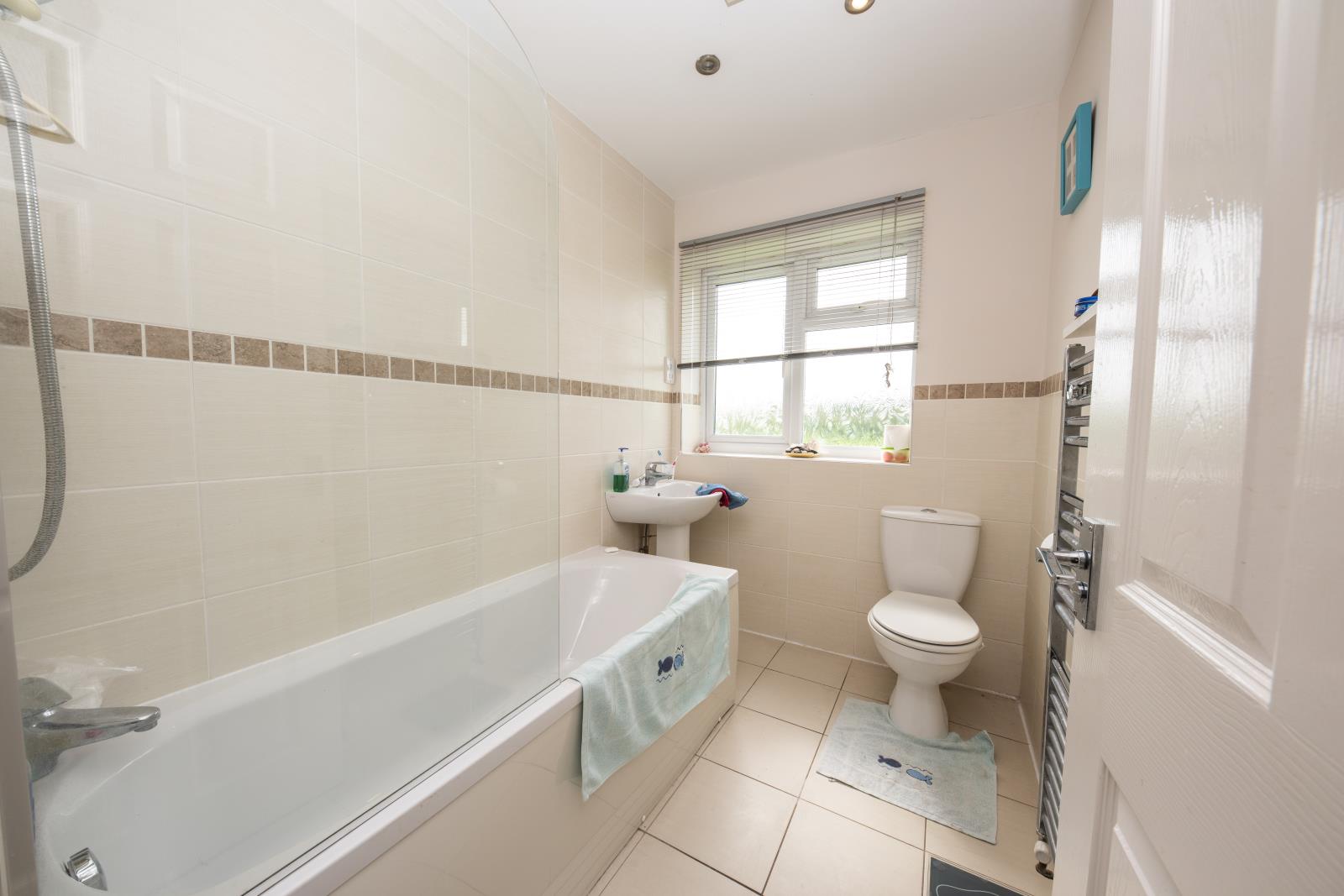 4 Bedroom Detached House Let in Nottingham, NG9