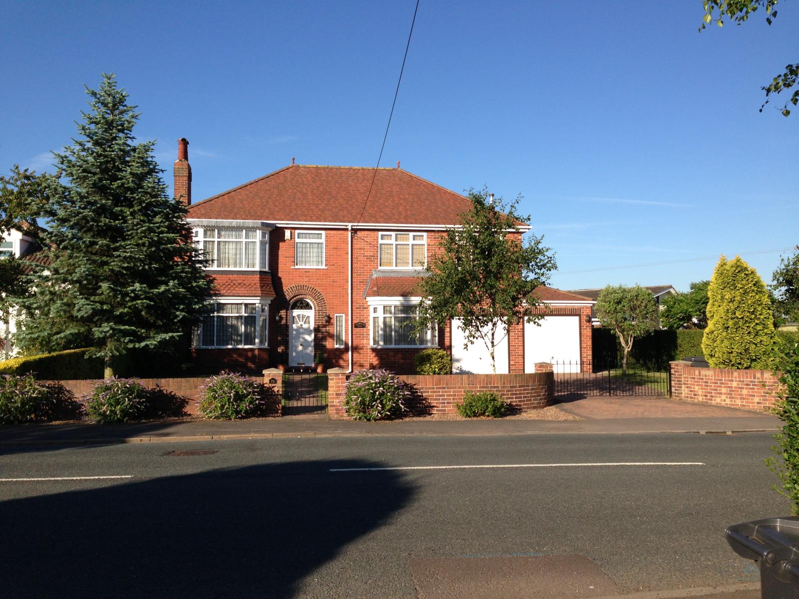 4 Bedroom Detached House Sold in Doncaster, DN5