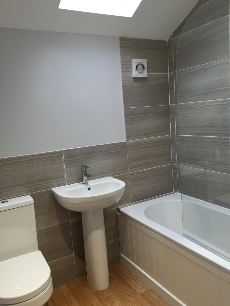 3 Bedroom Terraced House Let in Reading, RG30