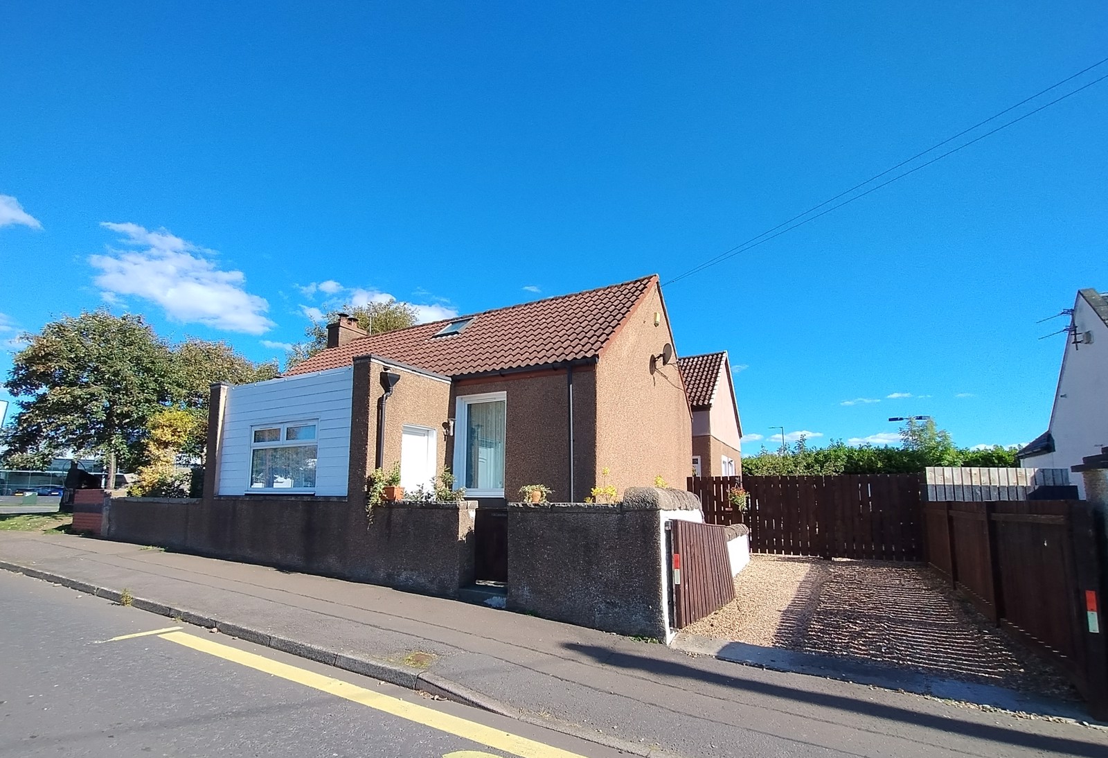5 Bedroom Detached House For Sale in Newbridge, EH28