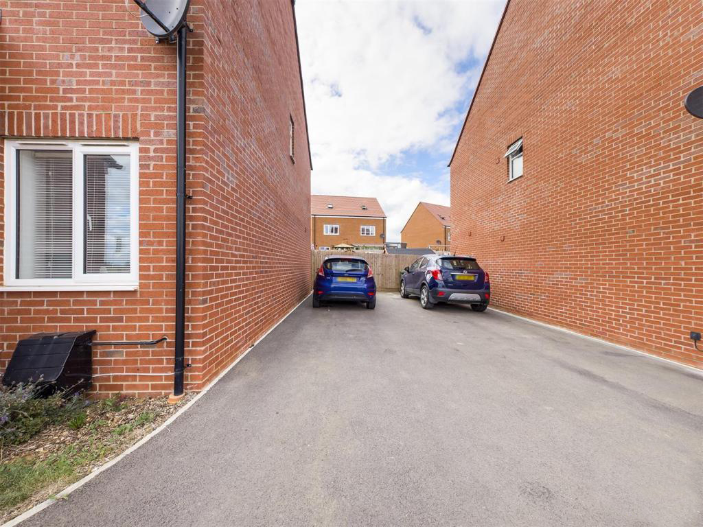 2 Bedroom Semi-Detached House Let in Peterborough, PE2