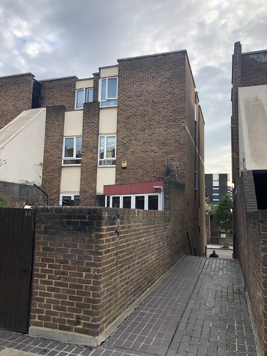 3 Bedroom Maisonette Sold in London, SE17