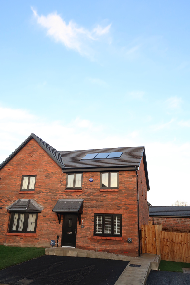 3 Bedroom Semi-Detached House To Let in Manchester, M28