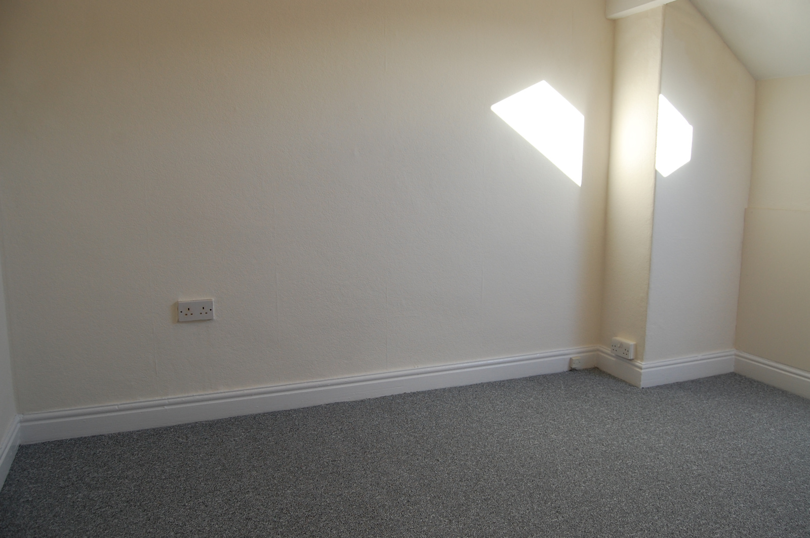 3 Bedroom Terraced House Let in Sheffield, S8