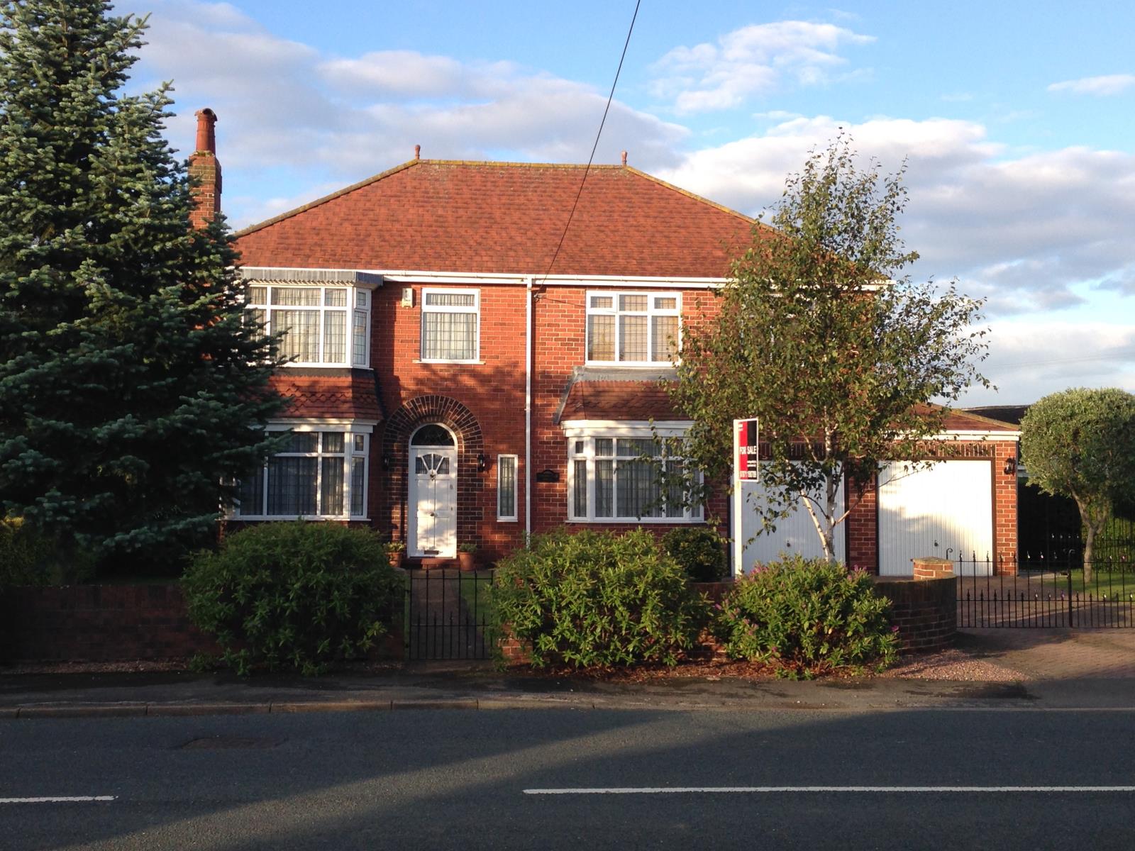 4 Bedroom Detached House Sold in Doncaster, DN5