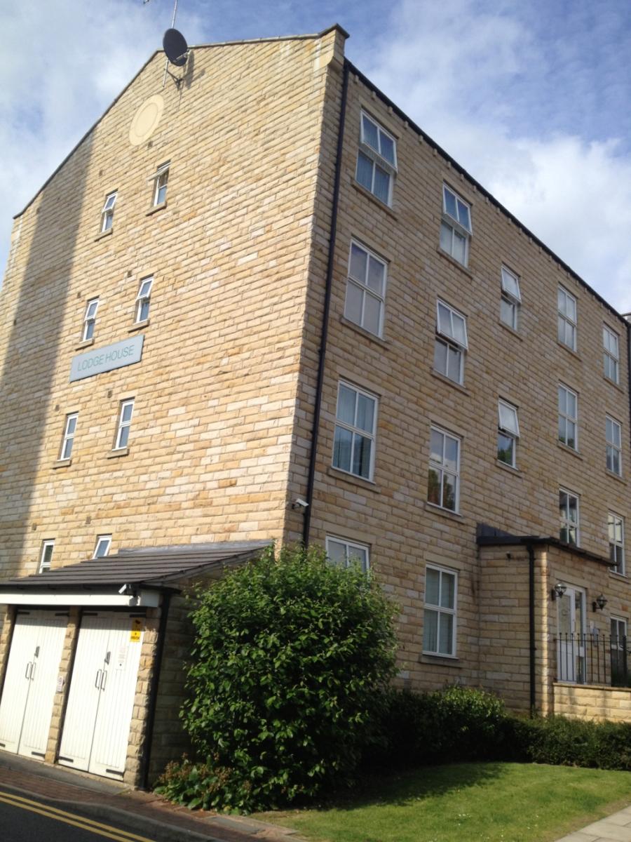 2 Bedroom Apartment Let in Bingley, BD16